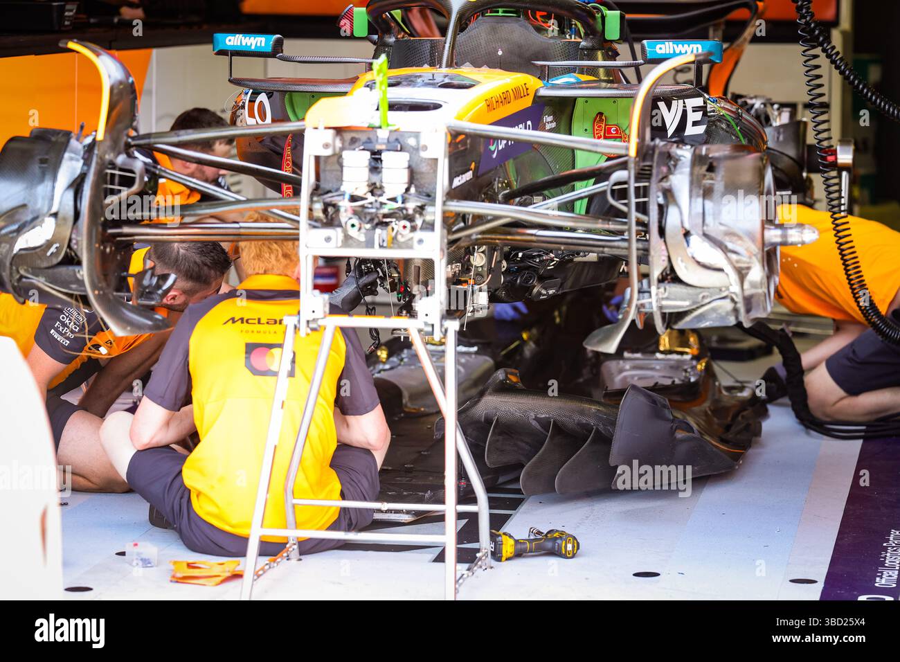 McLaren F1 Team MCL39, mechanical detail of the floor, cockpit, front ...