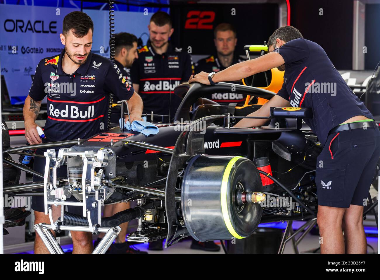 Red Bull Racing RB21, mechanical detail of front suspensions and wheel ...