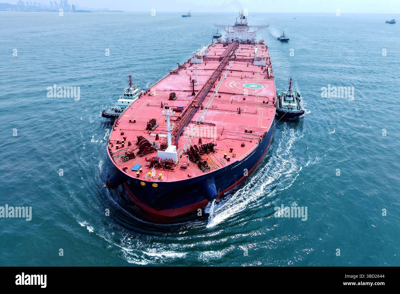 QINGDAO, CHINA - MAY 22, 2025 - An oil tanker carrying imported crude ...