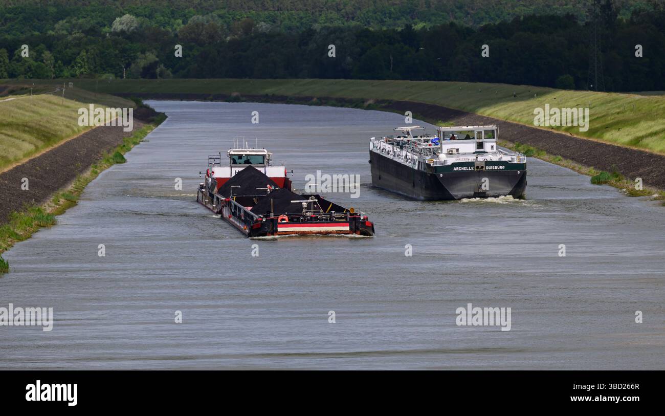 PRODUCTION - 22 May 2025, Deutschland, Scharnebeck: The remote ...