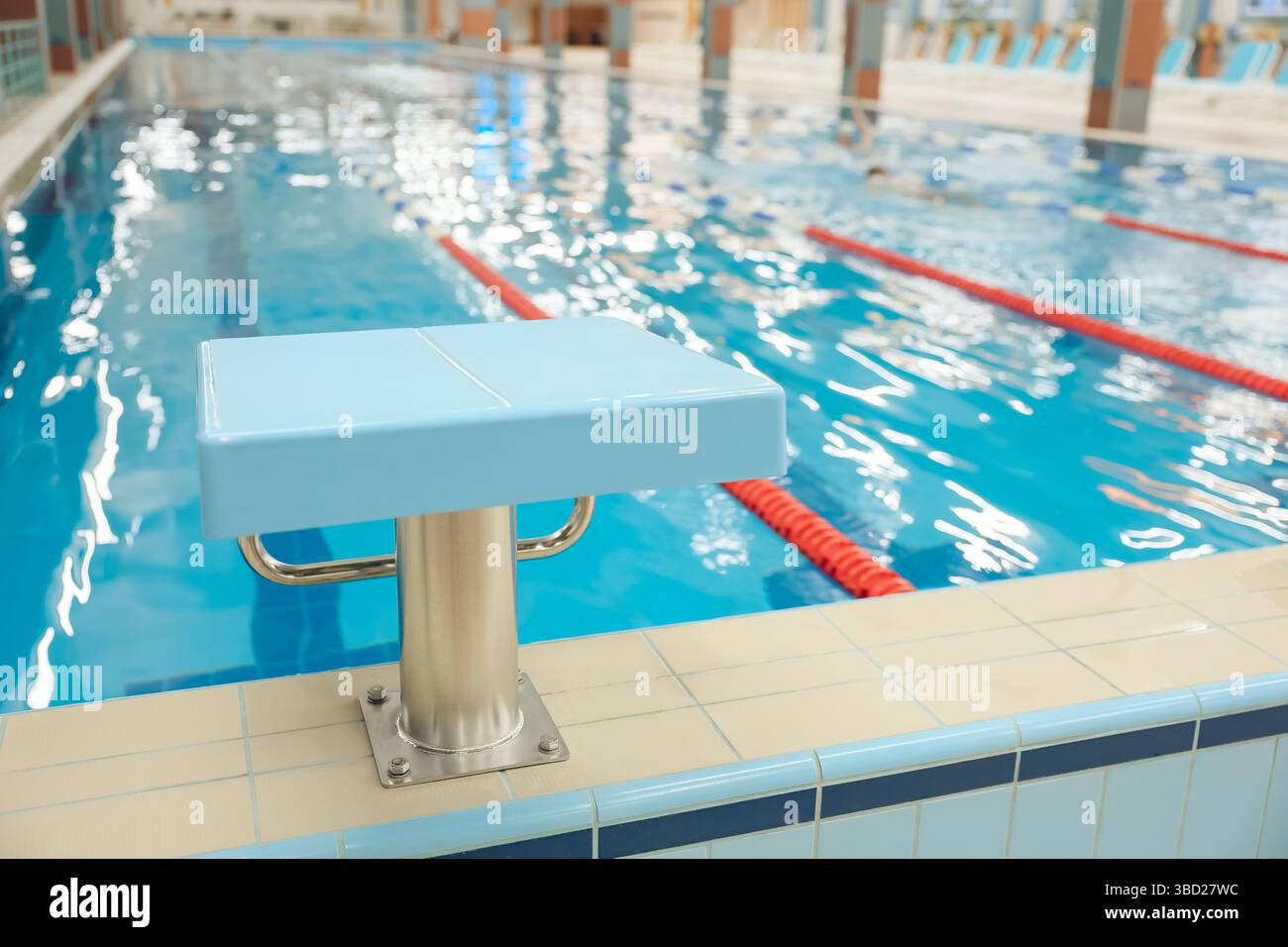 Picture of a modern empty swimming pool with blue water Stock Photo - Alamy