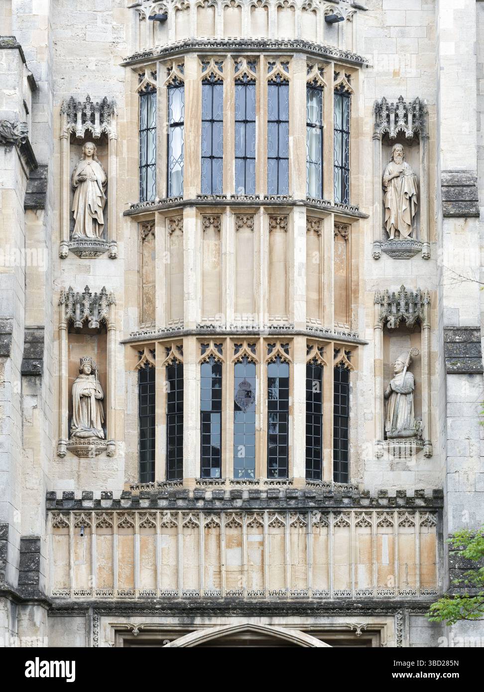 Statues (of Mary Magdalen, Jesus Christ, King Henry VI and William ...