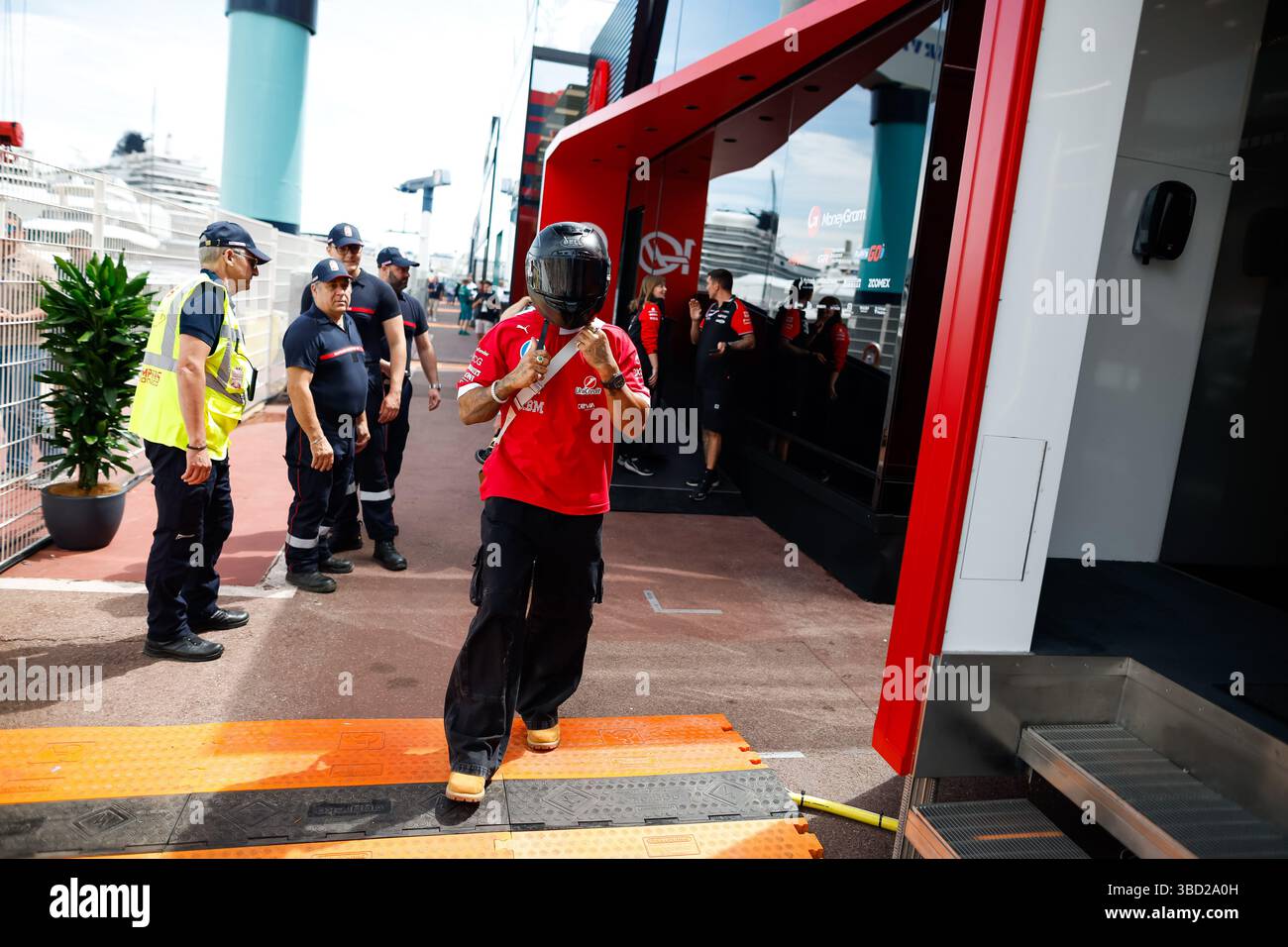 HAMILTON Lewis (gbr), Scuderia Ferrari SF-25, portrait during the ...
