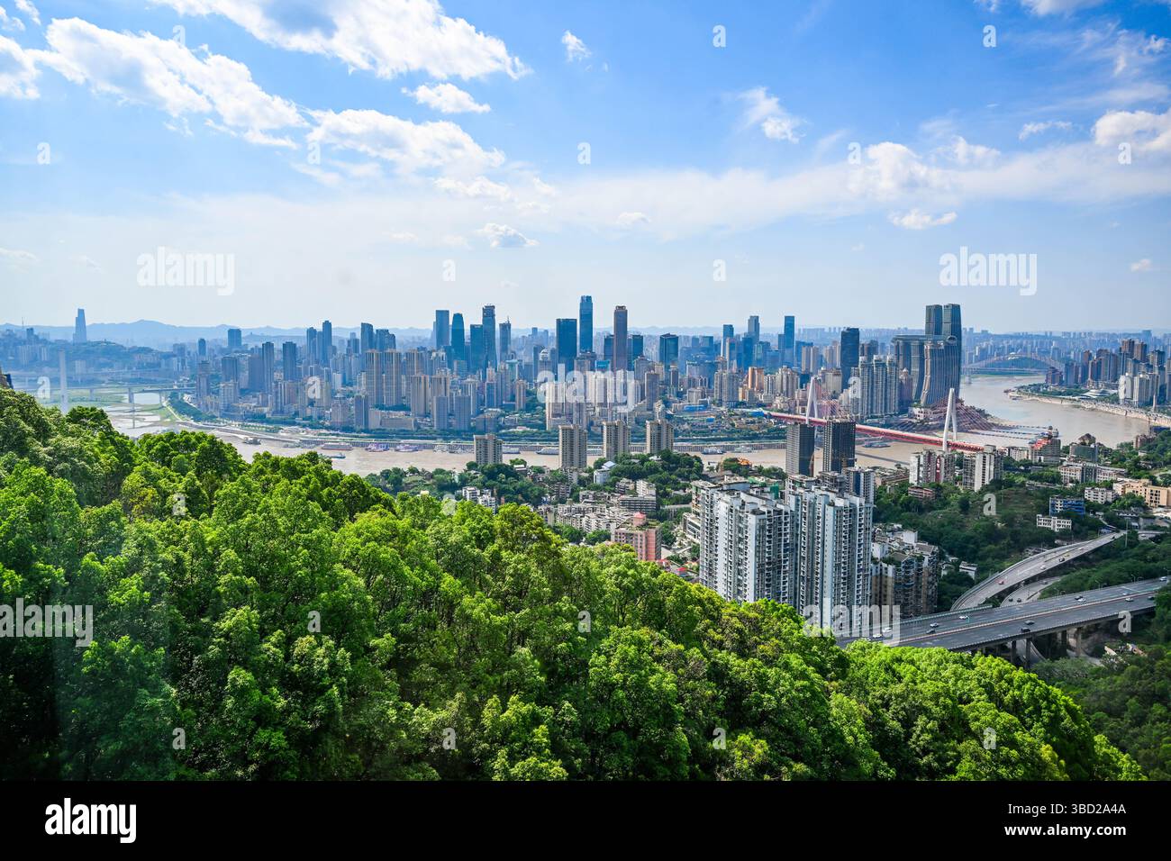 (250522) -- CHONGQING, May 22, 2025 (Xinhua) -- This photo taken on May ...