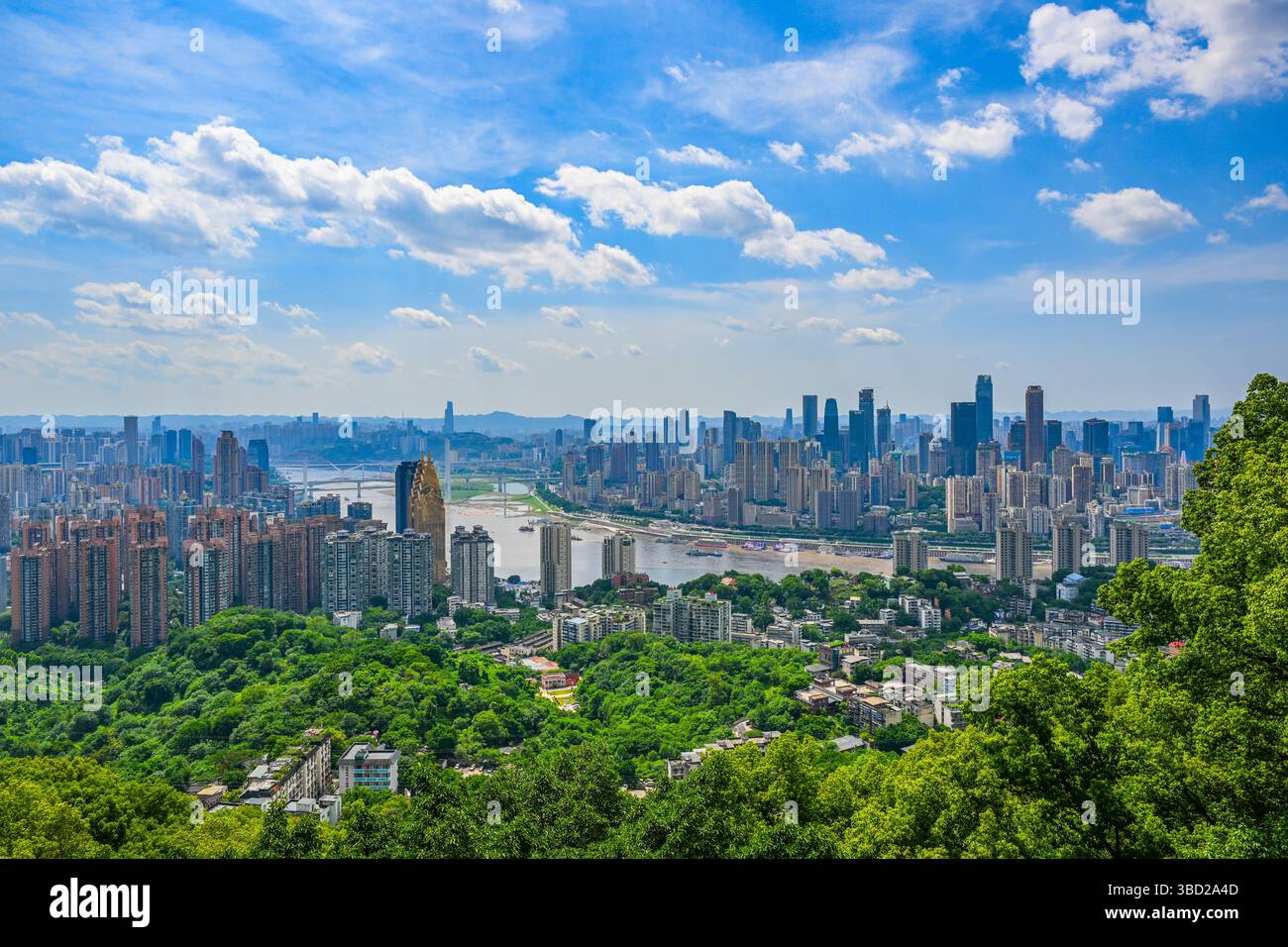 (250522) -- CHONGQING, May 22, 2025 (Xinhua) -- This photo taken on May ...