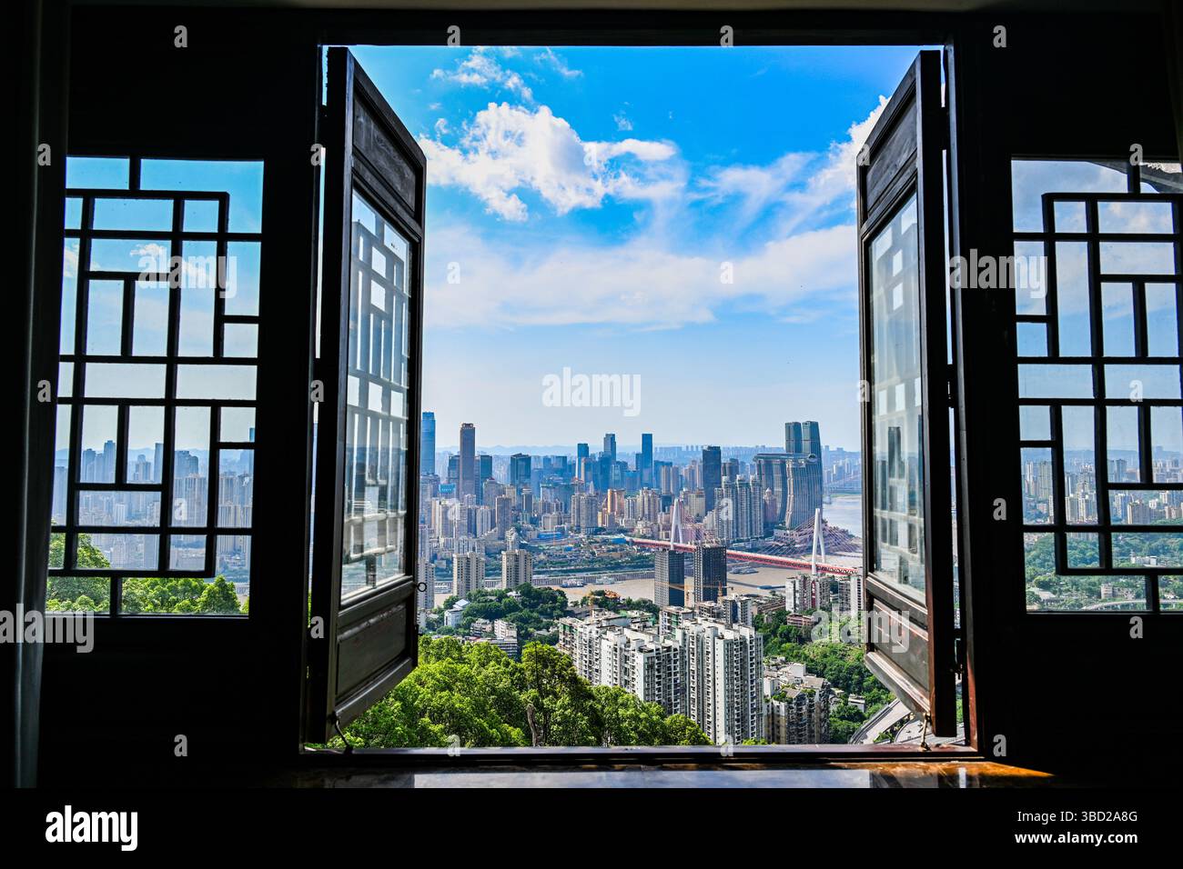 (250522) -- CHONGQING, May 22, 2025 (Xinhua) -- This photo taken on May ...
