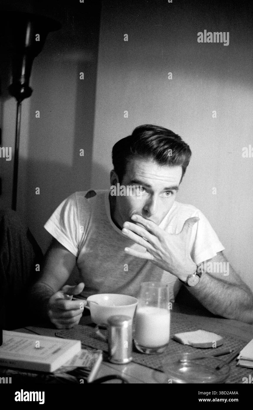 Montgomery clift hi-res stock photography and images - Alamy
