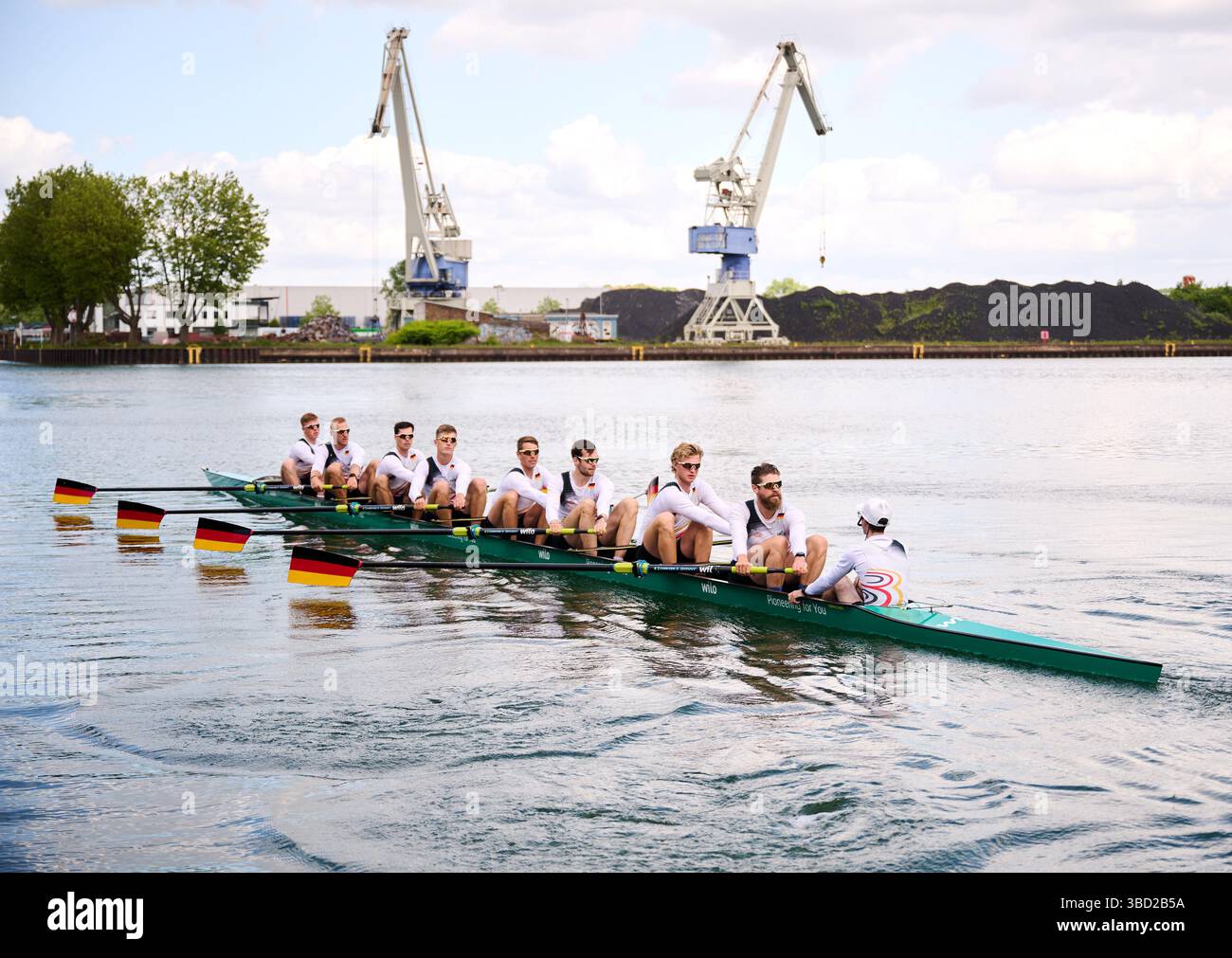 Dortmund, Germany. 22nd May, 2025. Rowing: Presentation of the German ...