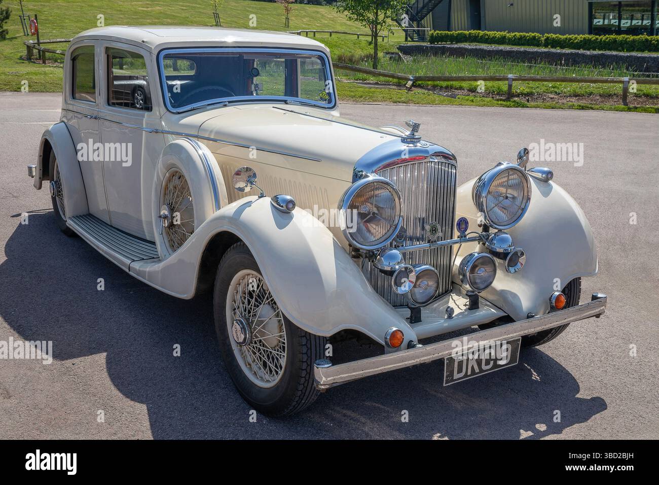 Classic vintage bentley motor hi-res stock photography and images - Alamy