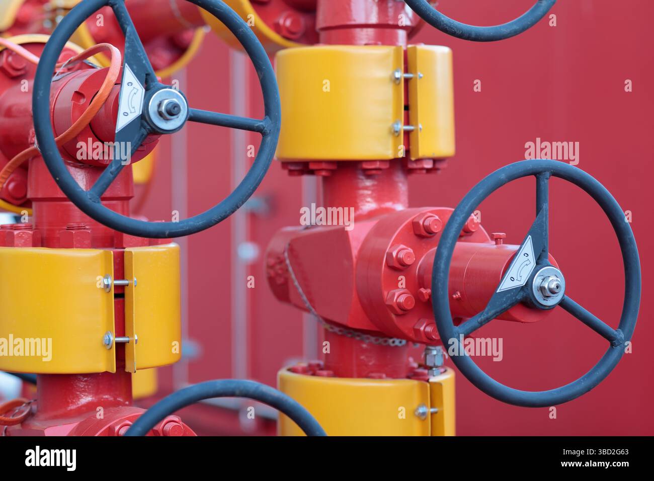 Industrial valve wheel stem hi-res stock photography and images - Alamy
