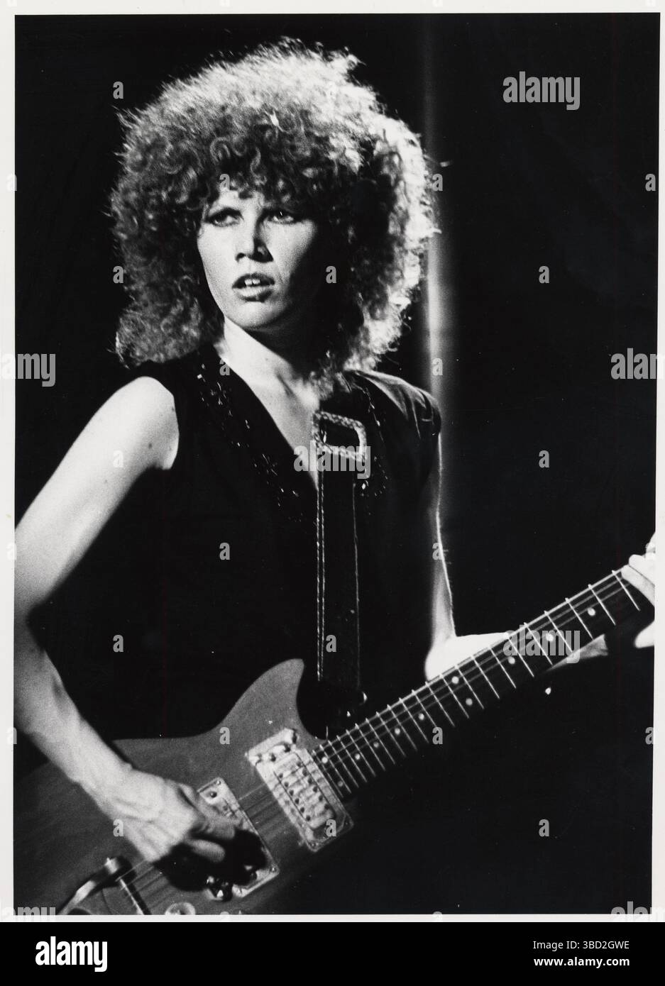 The Cramps guitarist Poison Ivy Rorschach, photographed live at ...