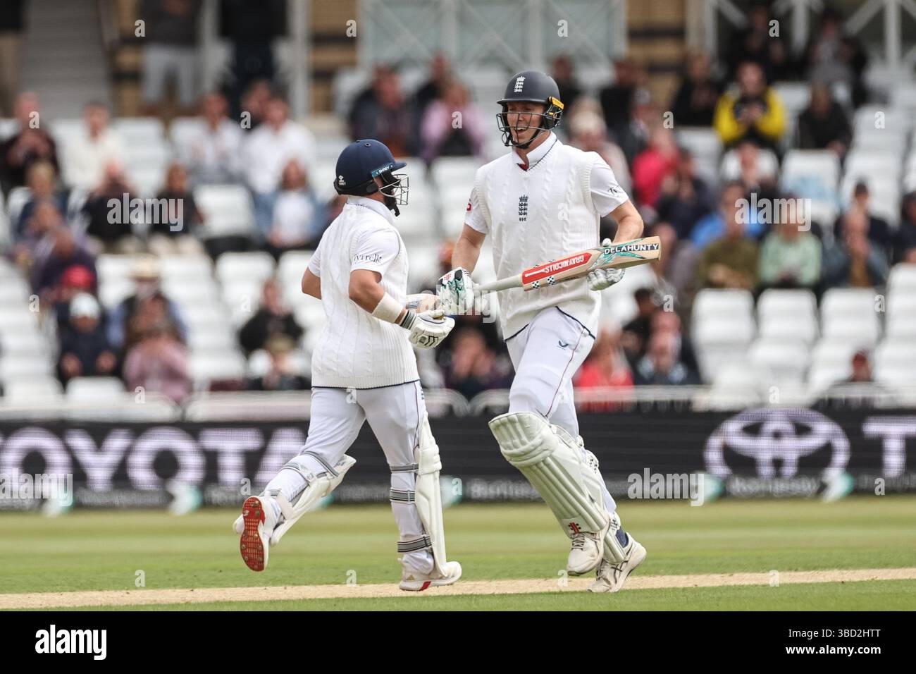 Nottingham, UK. 22nd May, 2025. Zak Crawley of England is full of ...