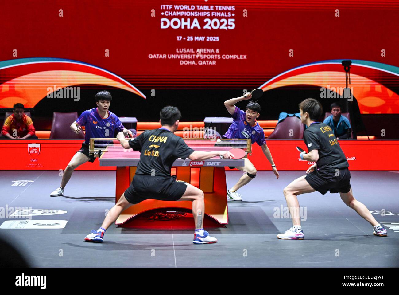 (250522) -- DOHA, May 22, 2025 (Xinhua) -- Kao Cheng-Jui (Rear R)/Lin ...