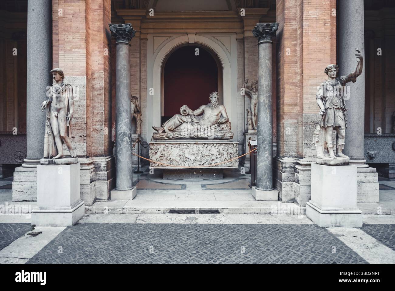 Vatican Museums, Octagonal courtyard Stock Photo - Alamy