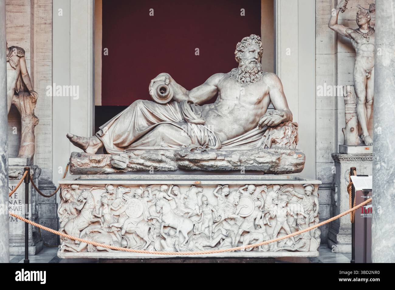 Vatican Museums, Octagonal courtyard Stock Photo - Alamy