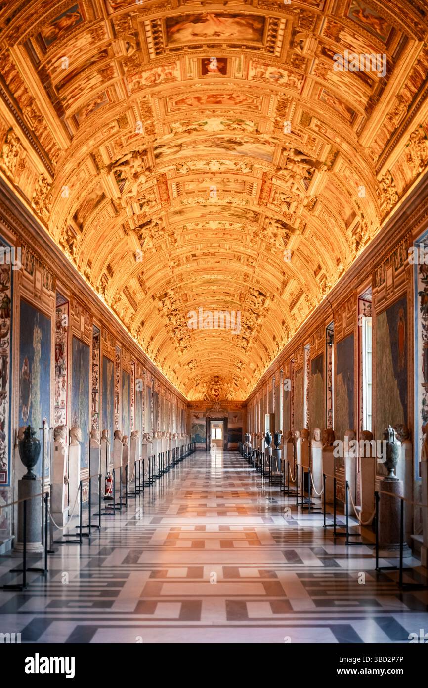 The Corridor of Geographical Maps leading to the Sistine Chapel Stock ...