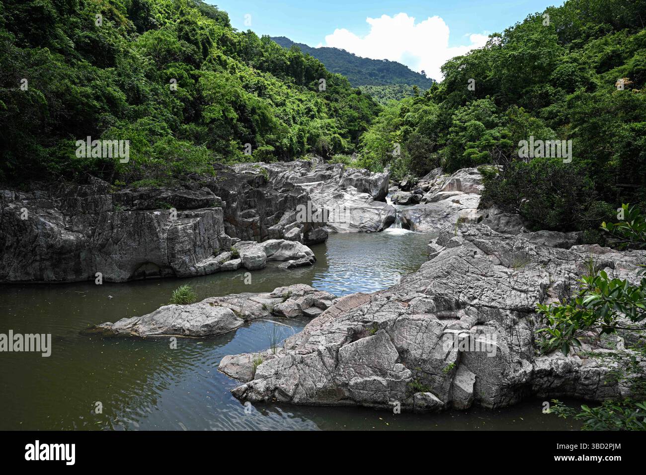 (250522) -- BAOTING, May 22, 2025 (Xinhua) -- This photo taken on May ...