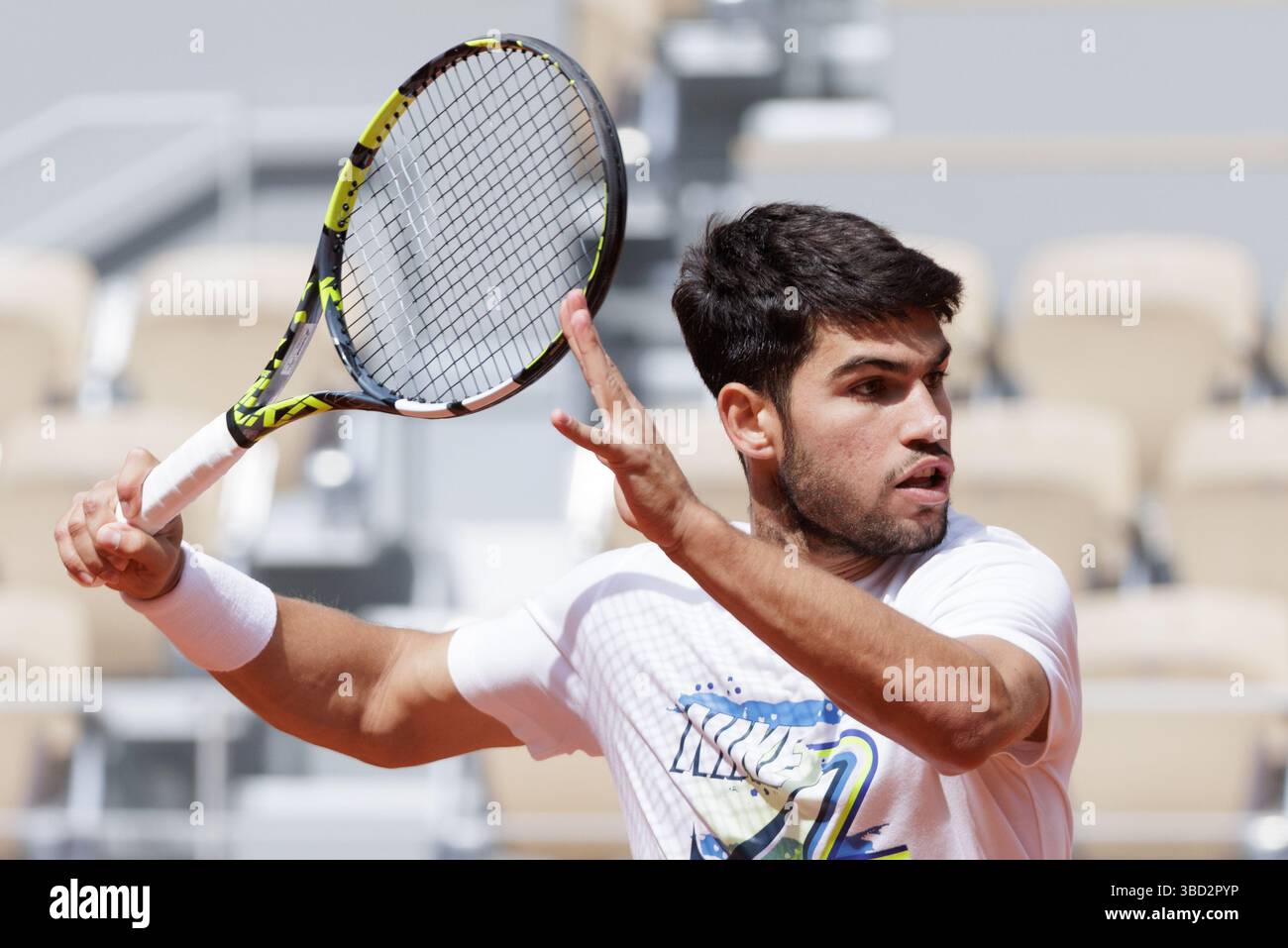 Carlos Alcaraz of Spain training during the qualifying of the Roland ...