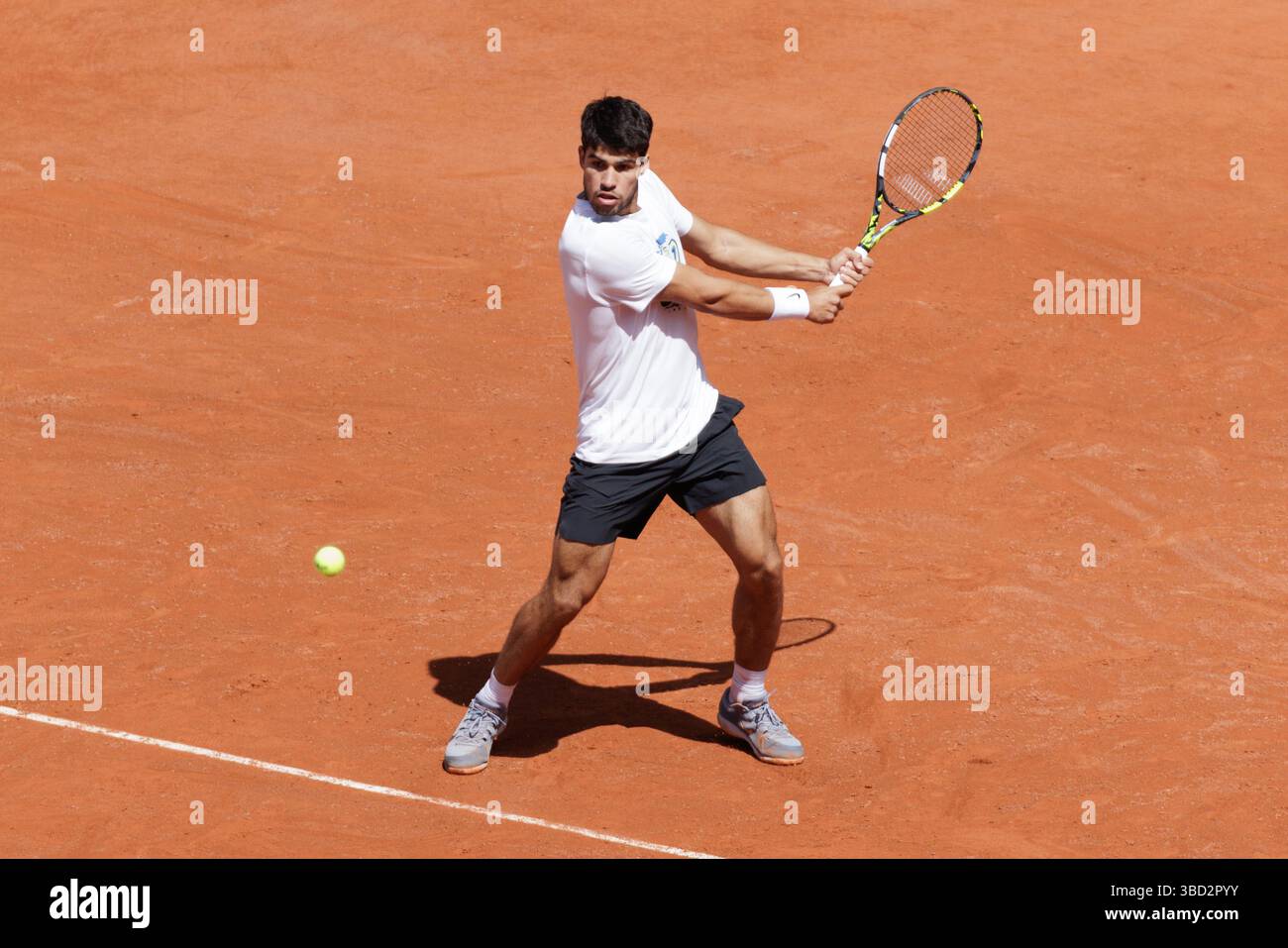 Carlos Alcaraz of Spain training during the qualifying of the Roland ...