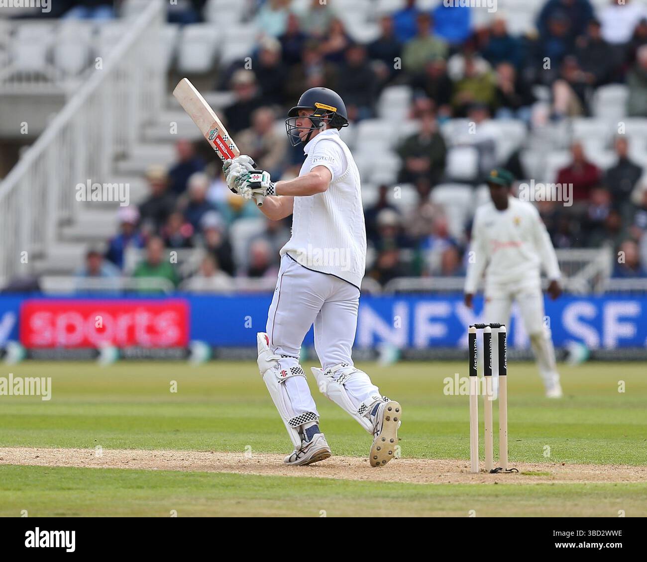 Nottingham, England, May 22 2025: Zak Crawley (6 England) pulls a short ...