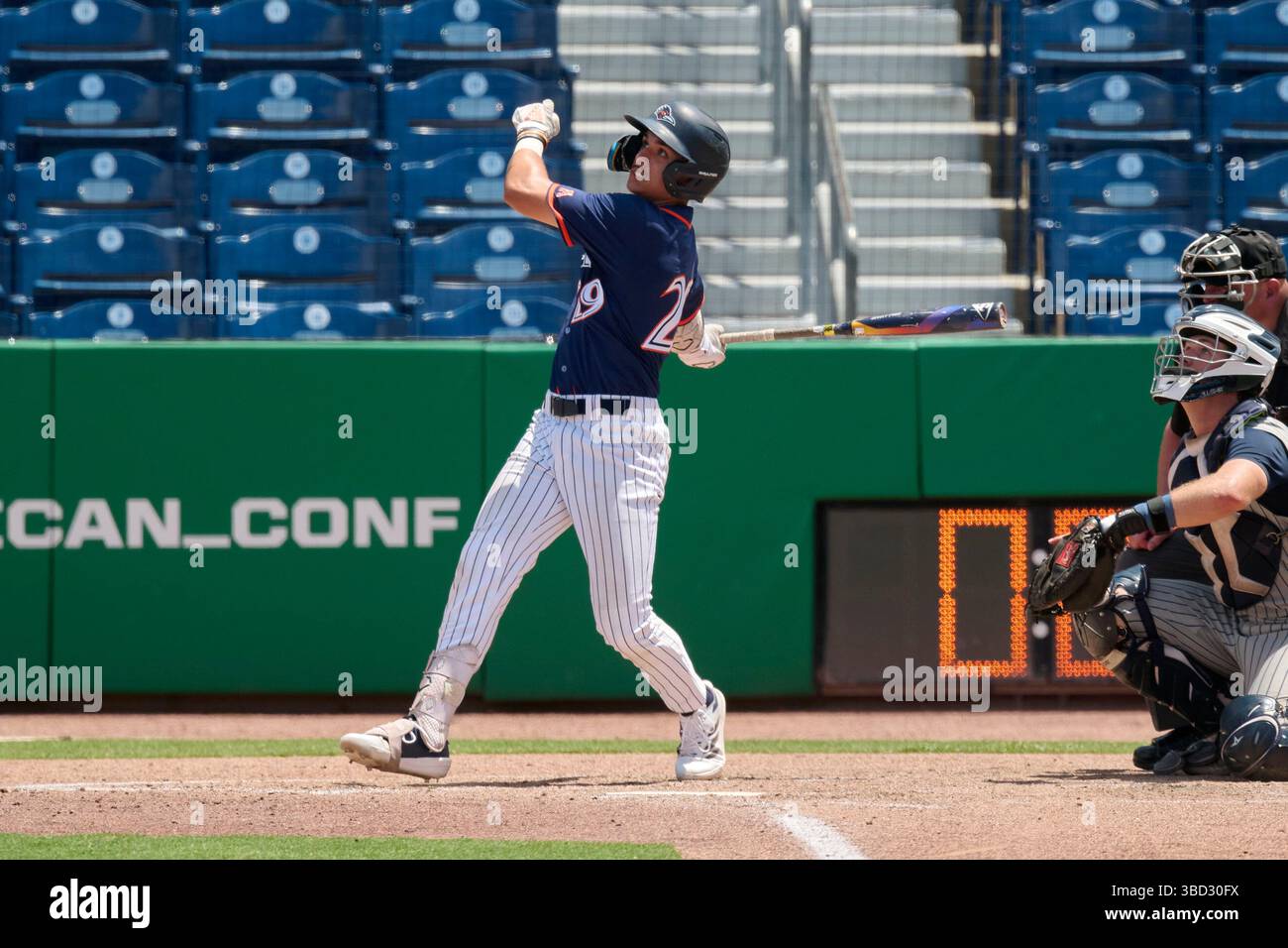 UTSA Roadrunners Caden Miller (29) bats during an American Athletic ...