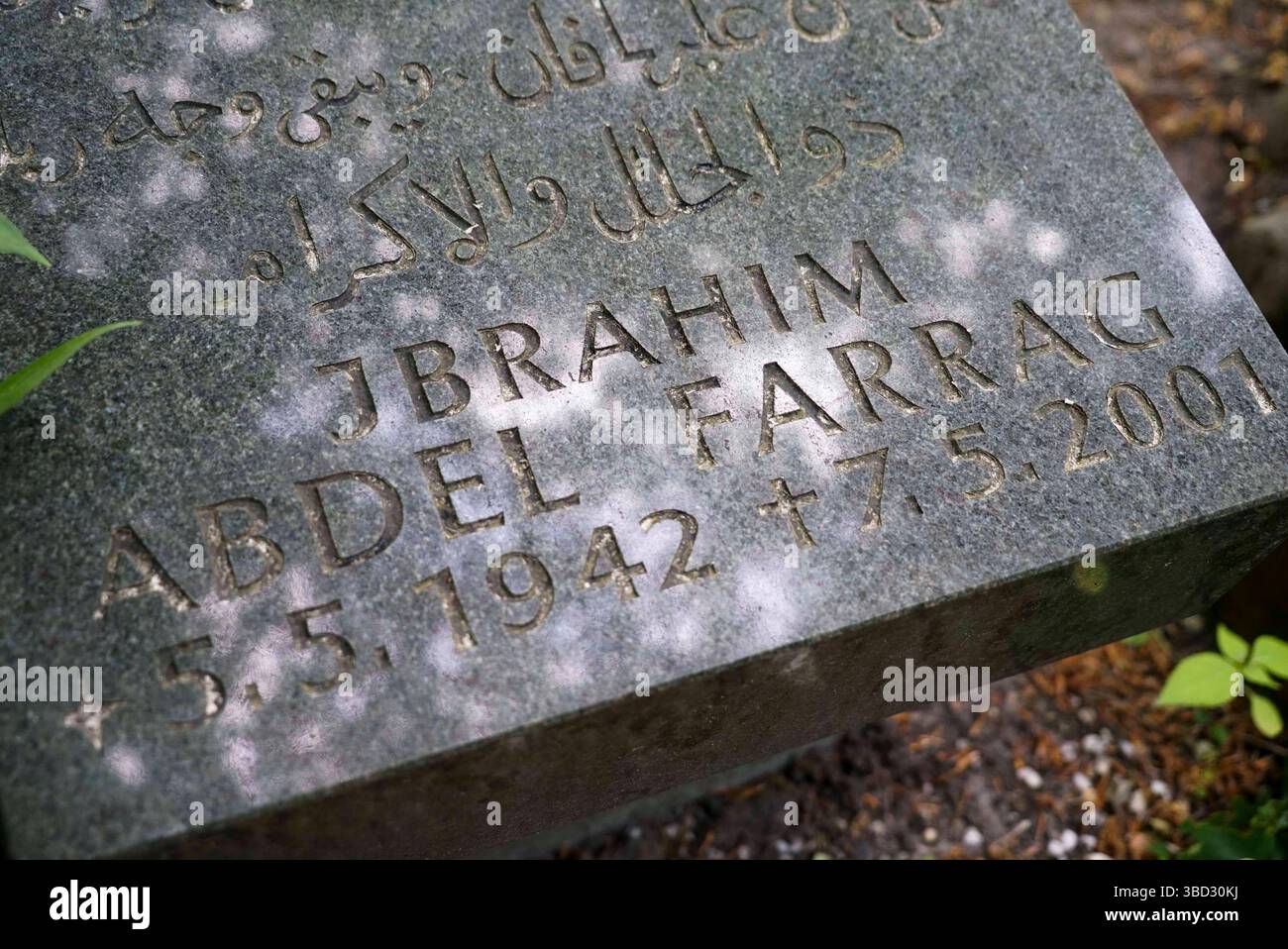 Grabstelle des Vaters von Naddel, Nadja Abd el Farrag auf dem ...