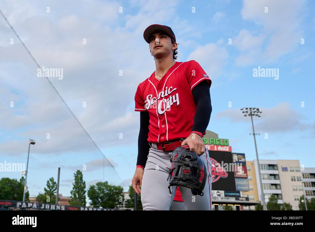 Chattanooga Lookouts second baseman Dominic Pitelli (2) walks to the ...