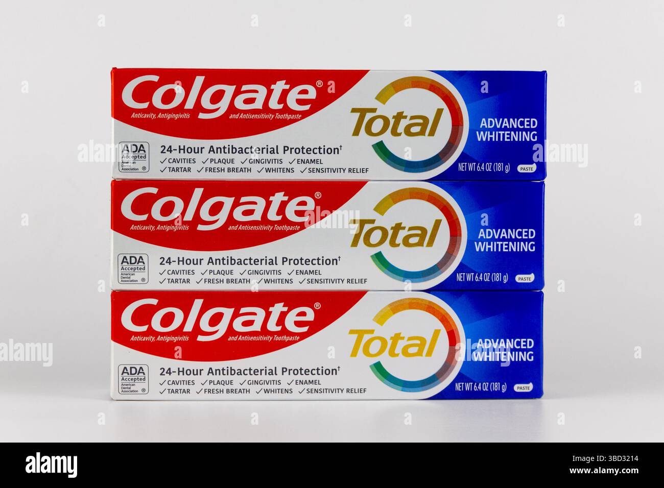 WOODBURY, MN, USA, APRIL 22, 2025: Colgate Advanced Whitening ...