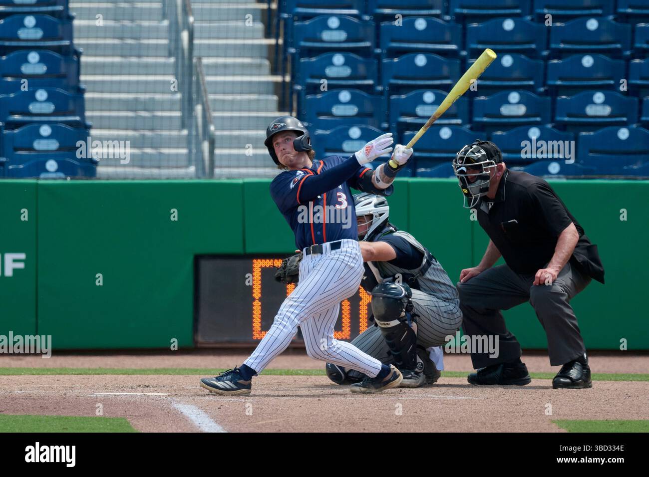 UTSA Roadrunners Mason Lytle (3) bats during an American Athletic ...