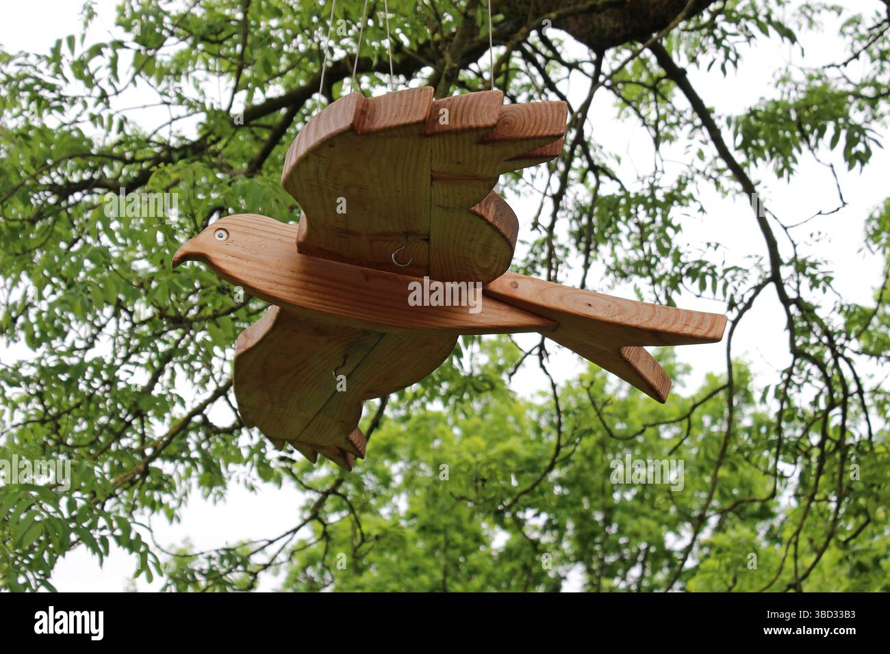 Red kite hanging model hi-res stock photography and images - Alamy