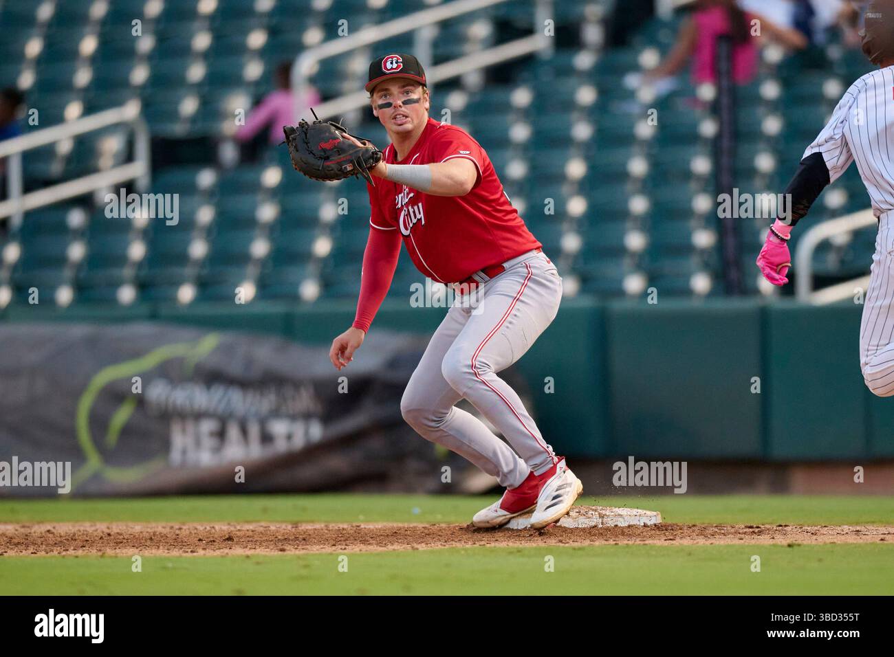 Chattanooga Lookouts first baseman Austin Callahan (34) stretches for a ...