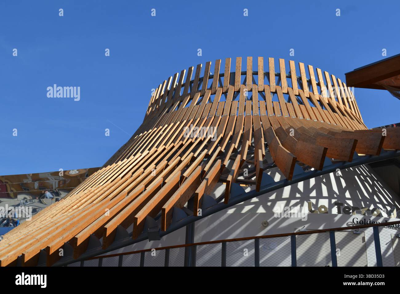 Traditional Asian ecological approach to roof construction. Protection ...