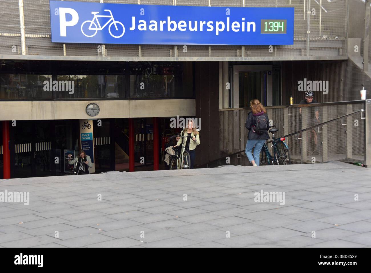 Dutch people using an underground dedicated cycle parking space for ...
