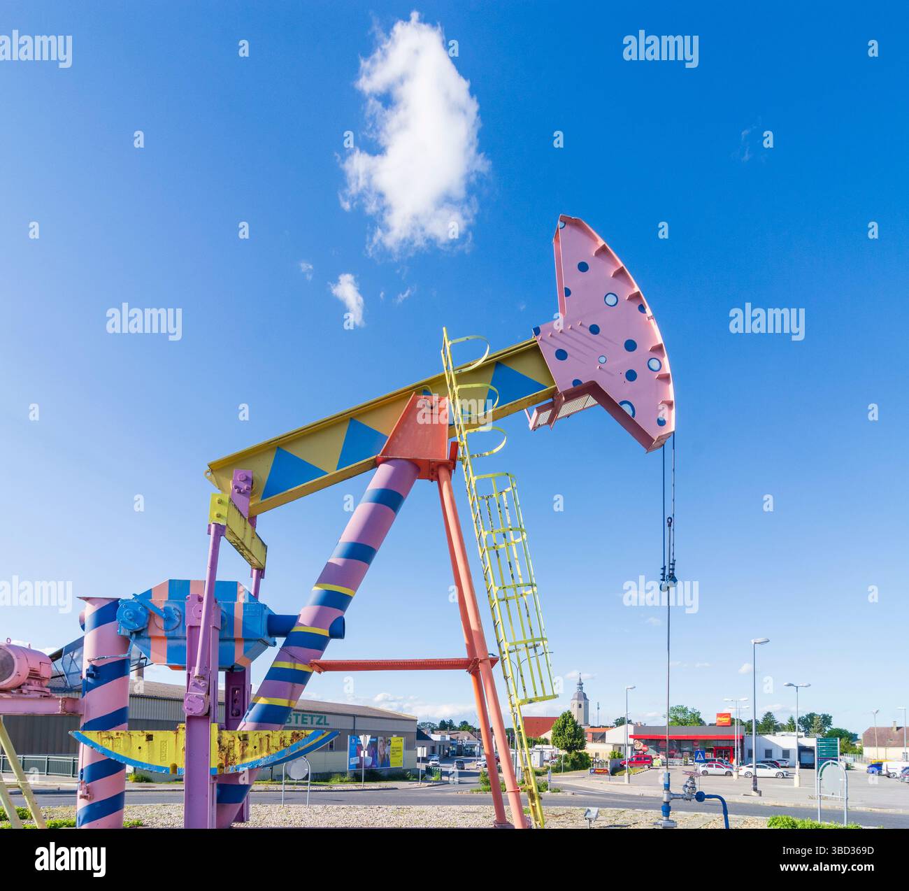 Zistersdorf: painted historic oil pump in roundabout commemorates ...
