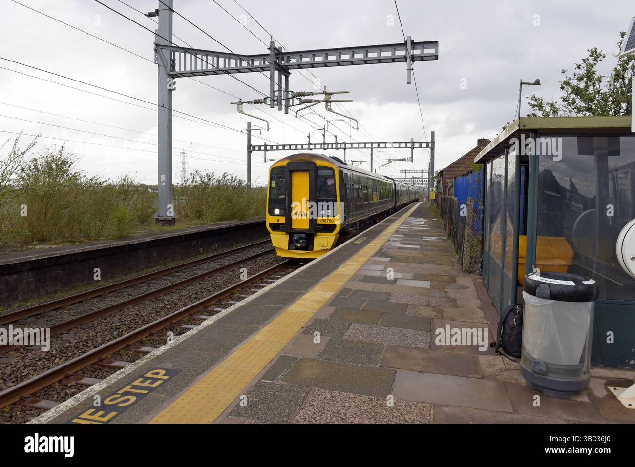 Great Western Railway Cardiff to Portsmouth train service passing ...