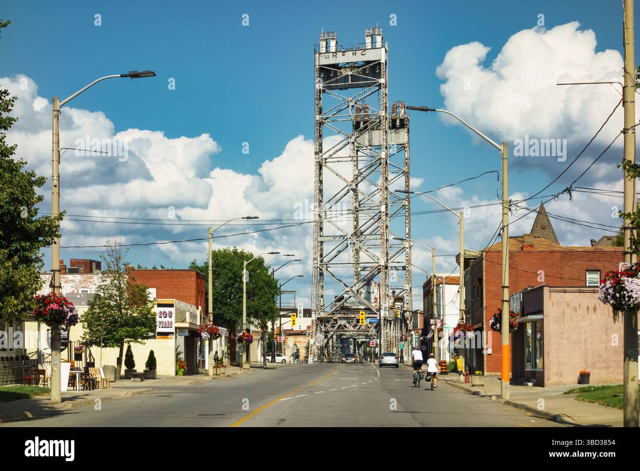 The Main Street Bridge, a vertical lift bridge over the Welland Canal ...