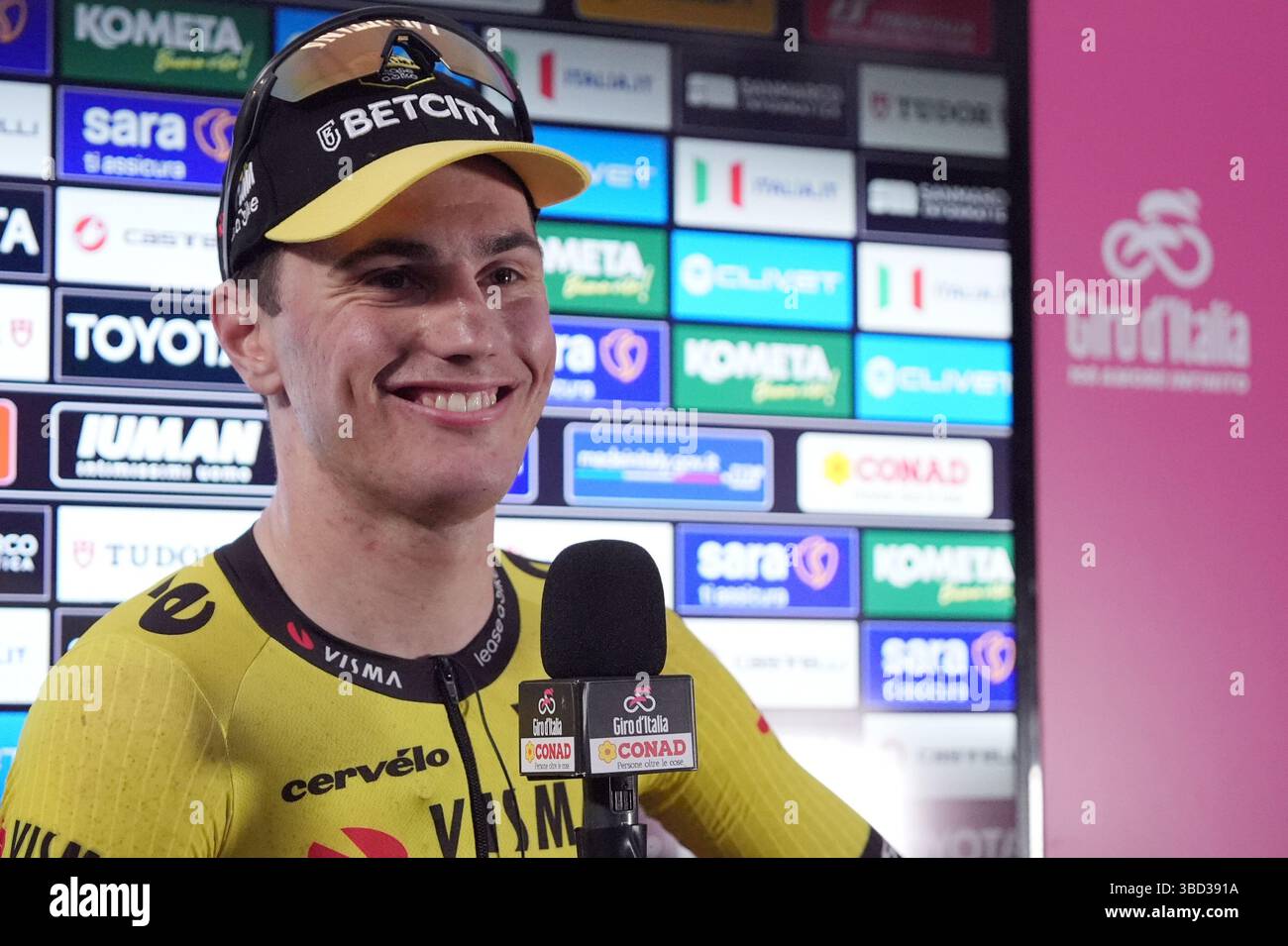 Viadana, Italy. 22nd May, 2025. Kooij Olav of Team Visma | Lease A Bike winner of the stage ...