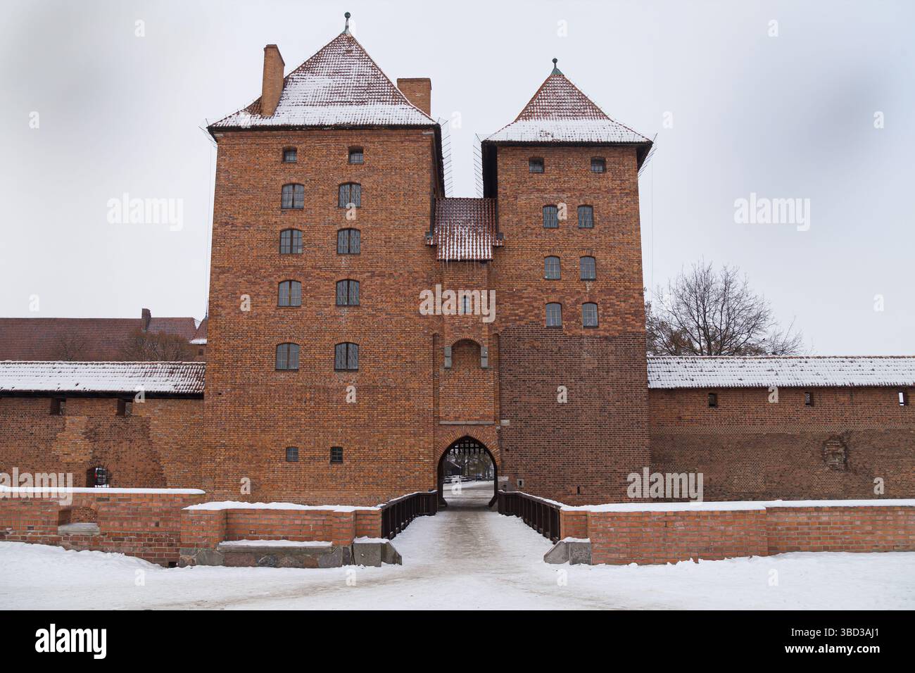 Poland marienburg malbork castle hi-res stock photography and images ...