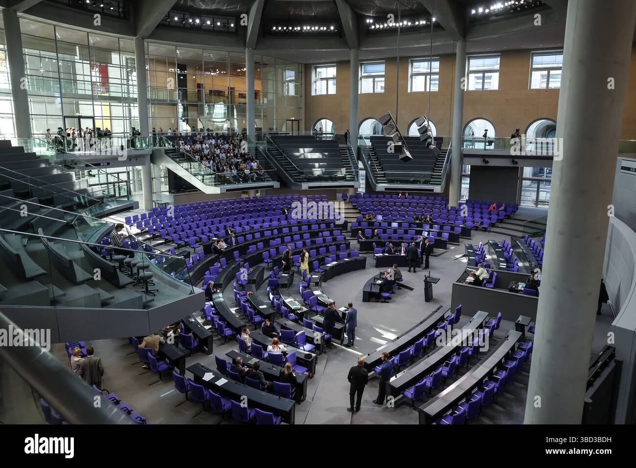 Politik - Deutscher Bundestag - Bundestagssitzung 21.05.2025 Politik ...