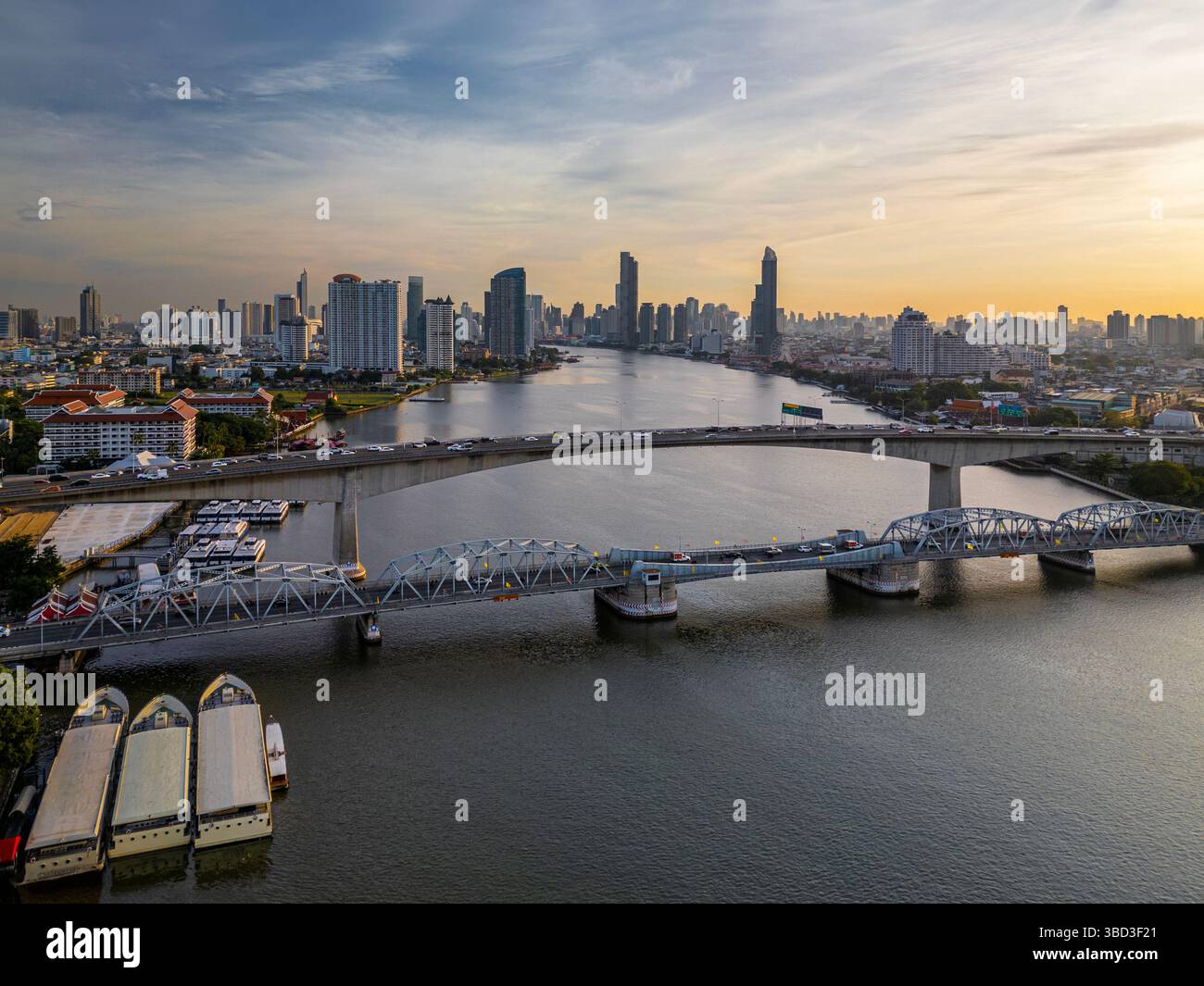 Aerial view of Rama III Bridge and the Krungthep Bridge cross over Chao ...