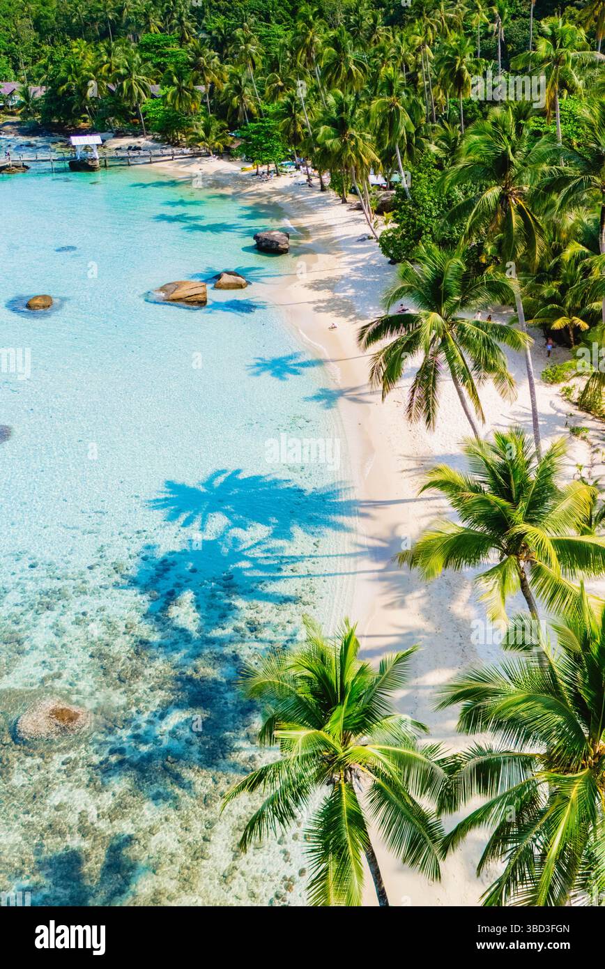 Explore peaceful beach soft waves hi-res stock photography and images ...