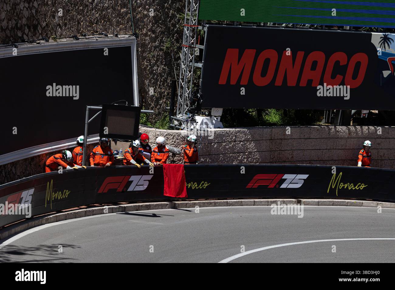 red flag marshall, commissaire de piste, marshal, marshalls, marshals during the Formula 1 Tag ...