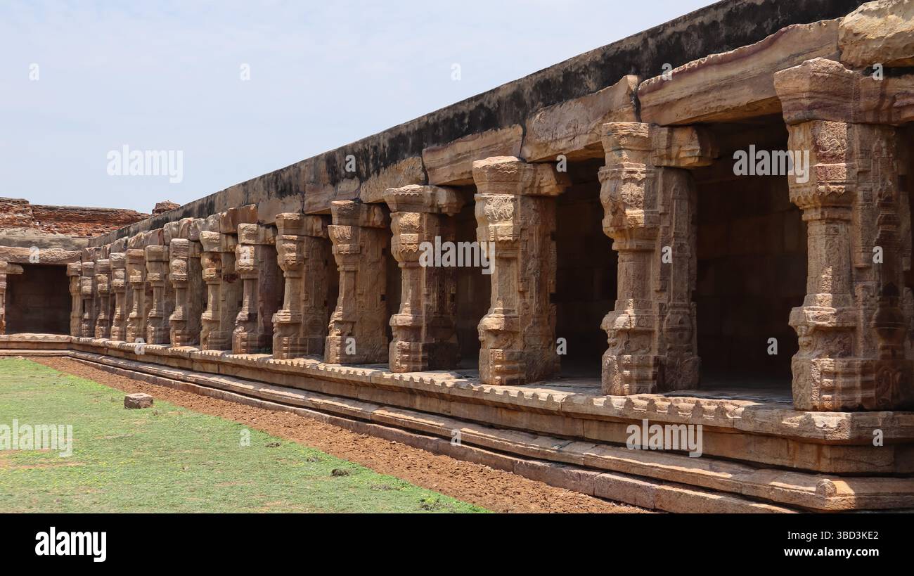 Beautifully Carved Pillars of Vijayanagara Style Shri Madhavaraya Swamy ...