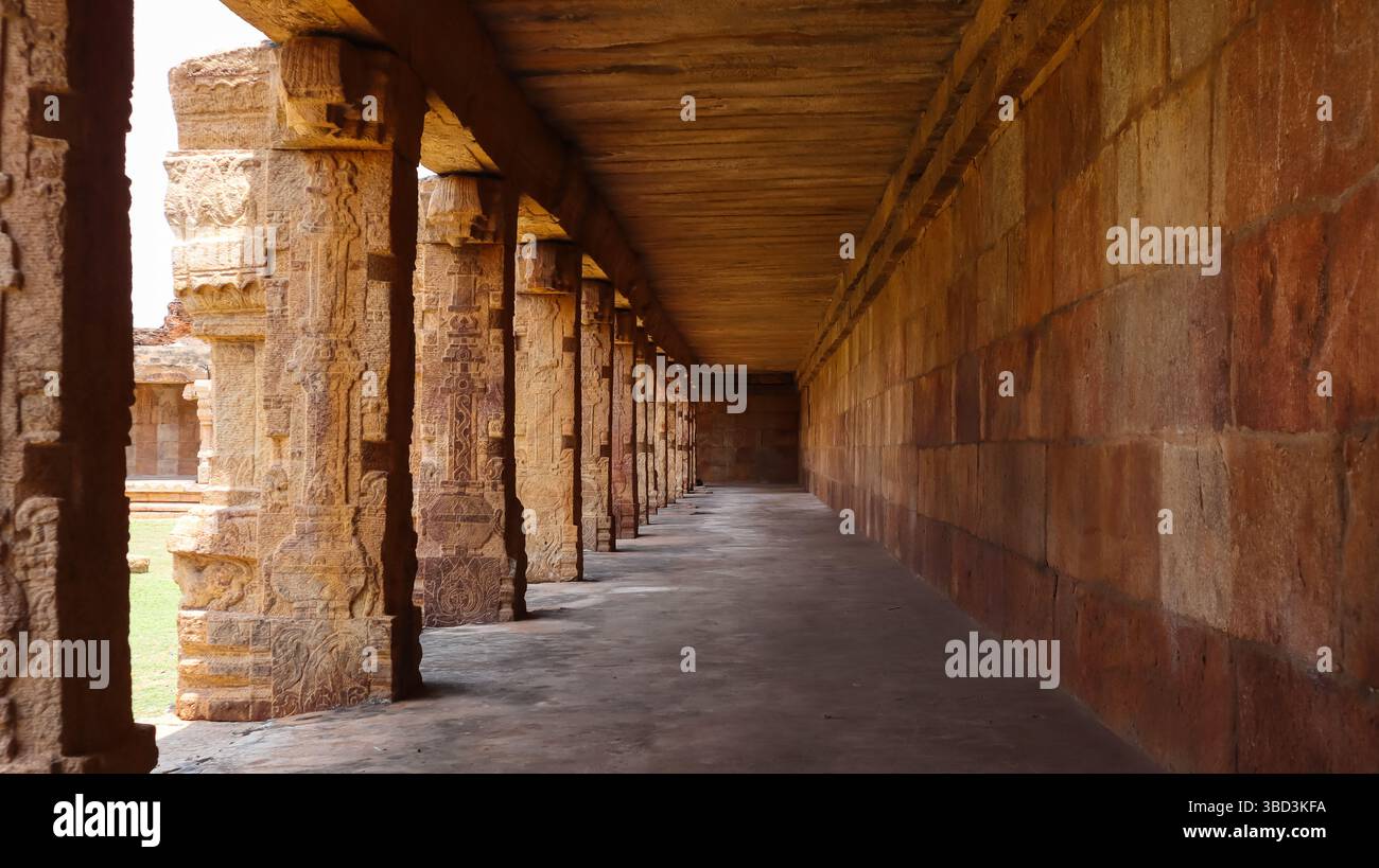 Beautifully Carved Pillars of Vijayanagara Style Shri Madhavaraya Swamy ...