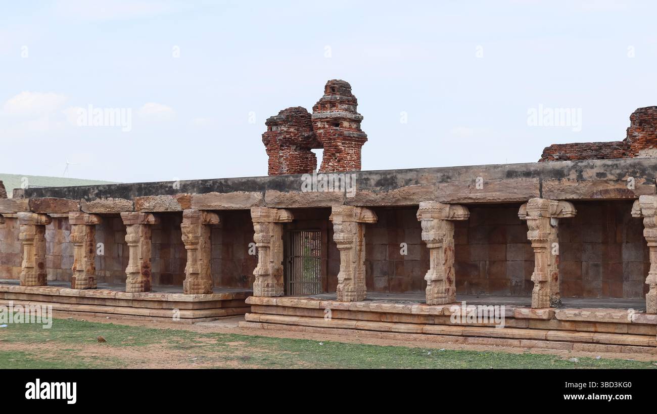 Beautifully Carved Pillars and Mandapa of Vijayanagara Style Shri ...