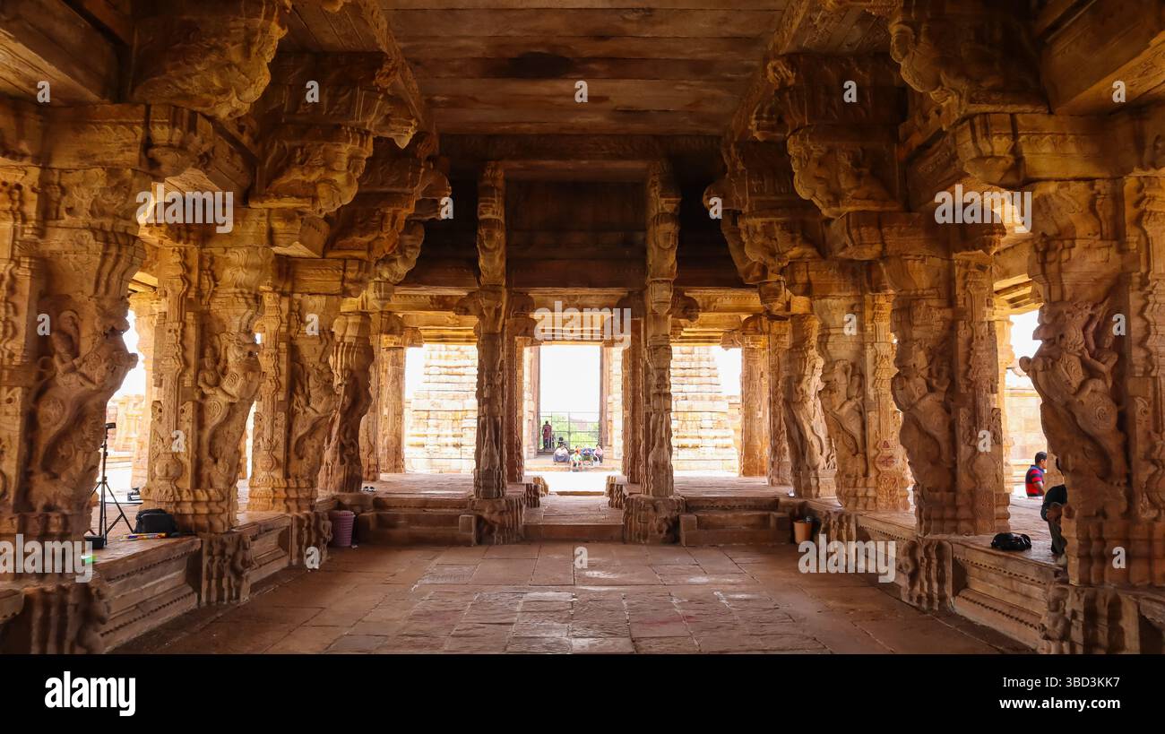 Beautifully Carved Pillars of Vijayanagara Style Shri Madhavaraya Swamy ...