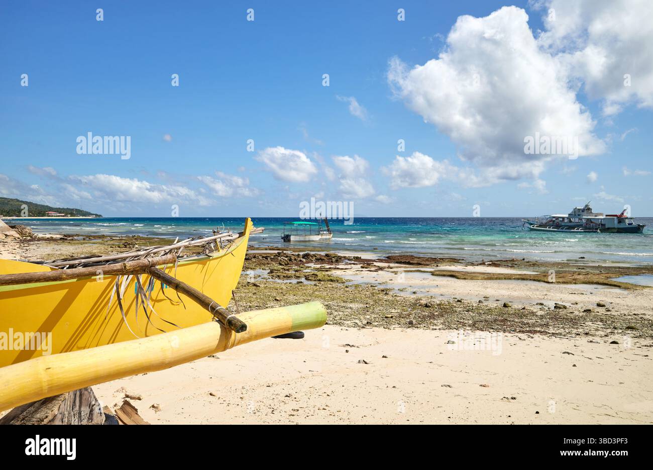 Bangka boat on the beach, Philippines Stock Photo - Alamy