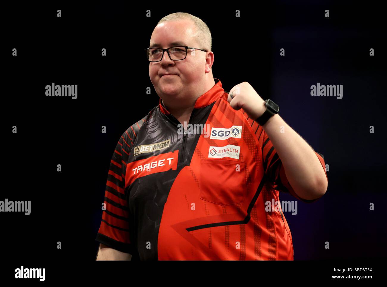 Stephen Bunting reacts against Luke Littler in their quarter-final ...