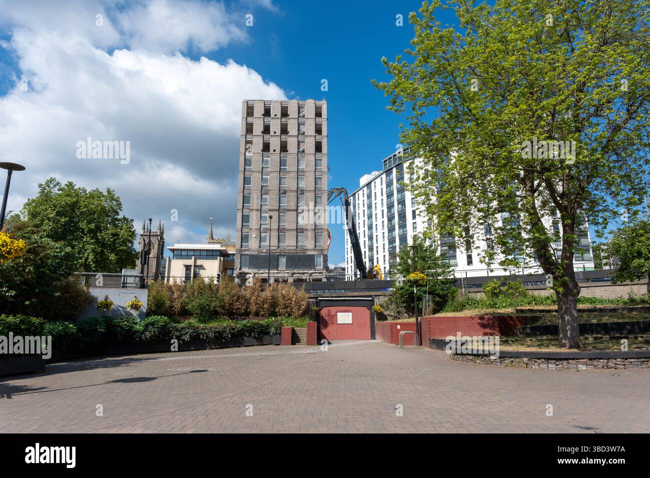 Derelict hotel in uk hi-res stock photography and images - Alamy