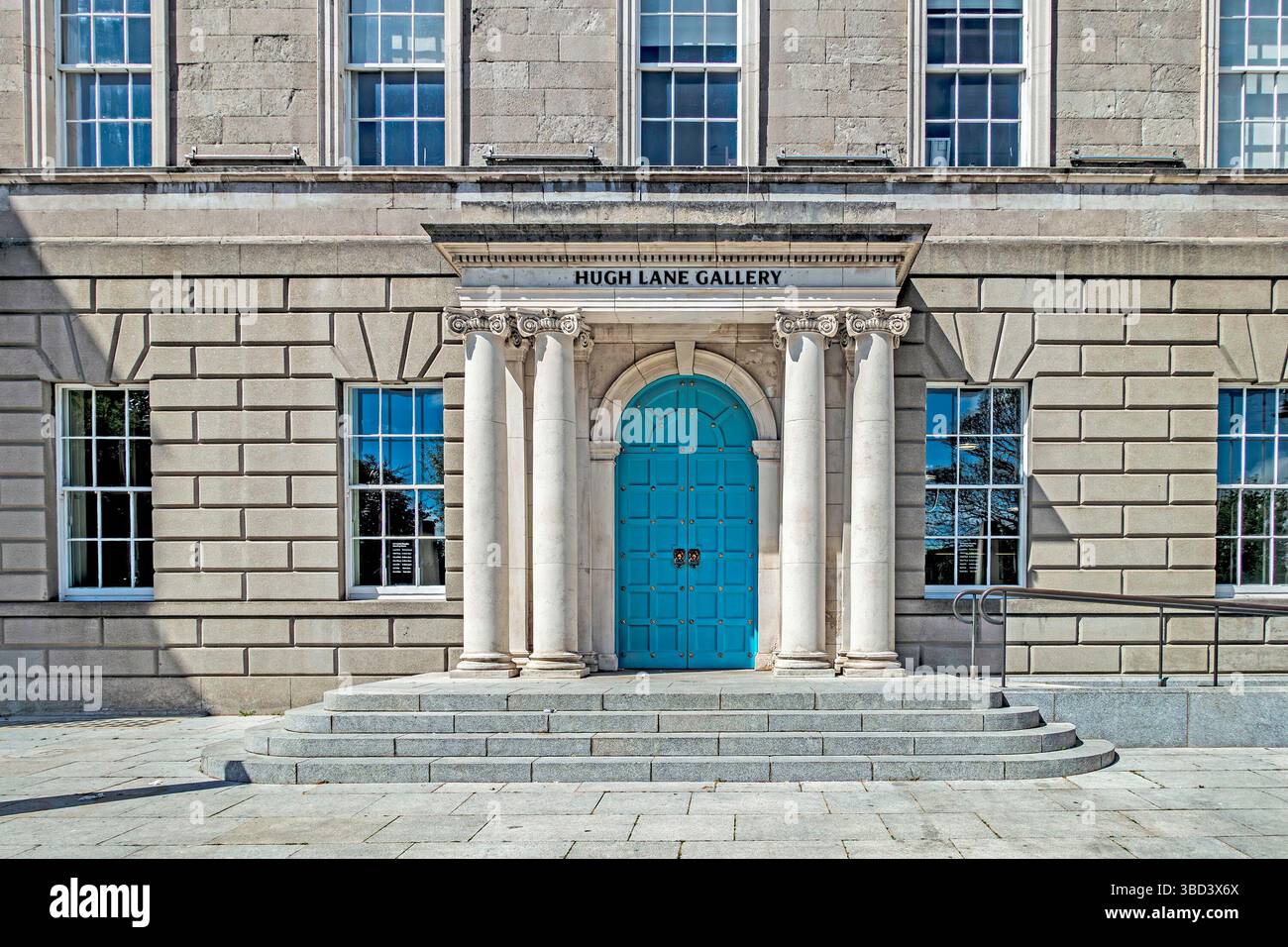 Entrance neoclassical building in hi-res stock photography and images ...